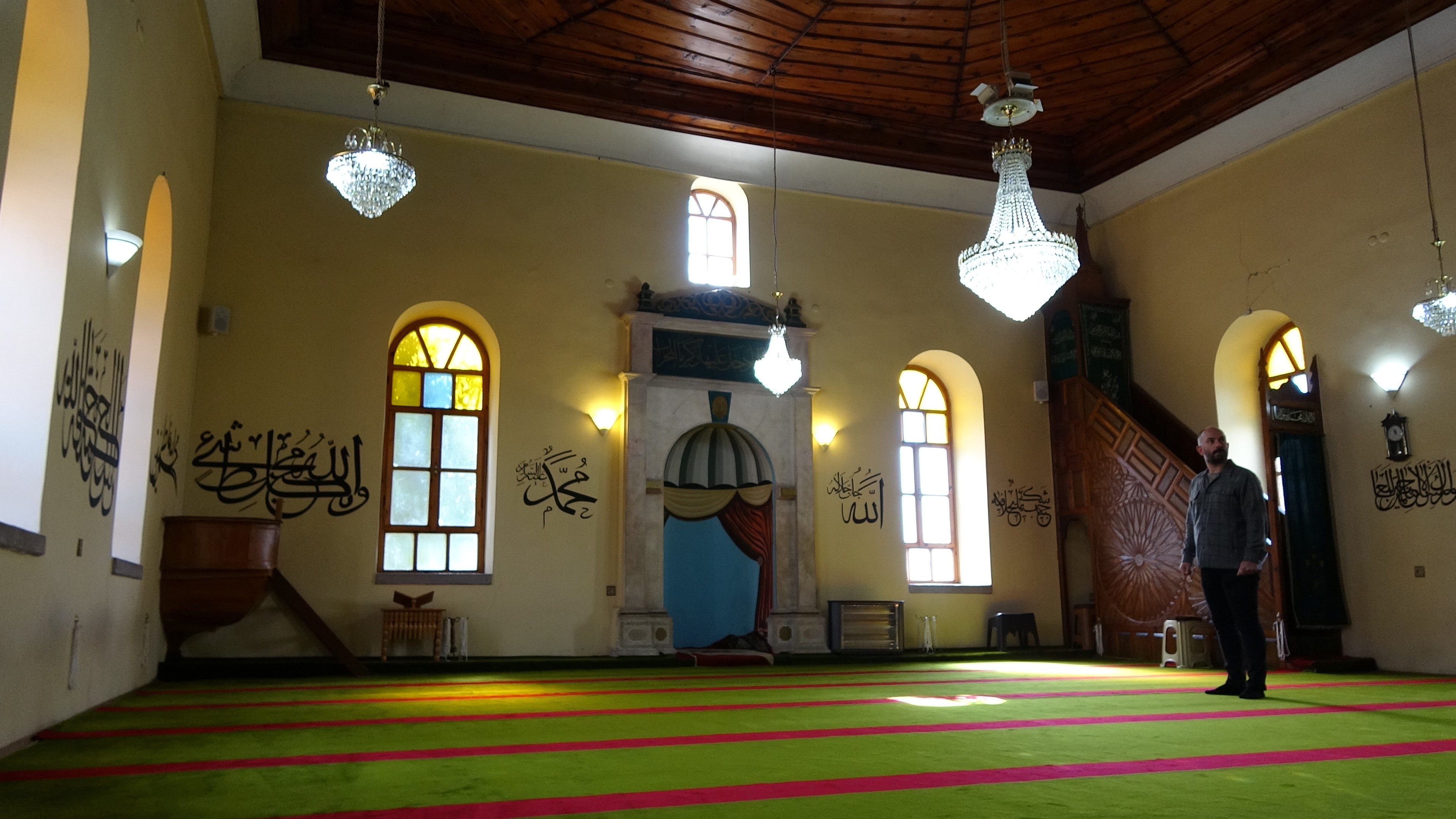 195 yıllık tarihi cami halvet odalarıyla dikkat çekiyor ...